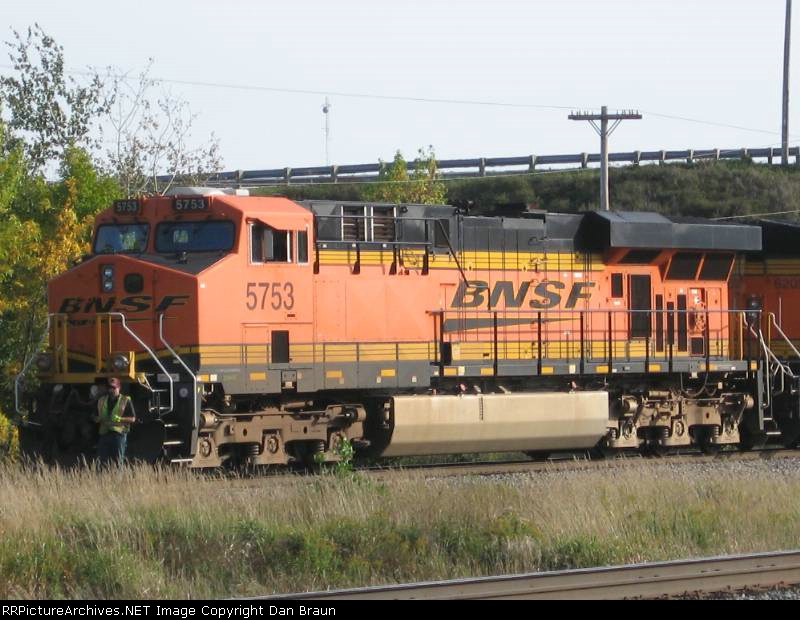BNSF 5753
